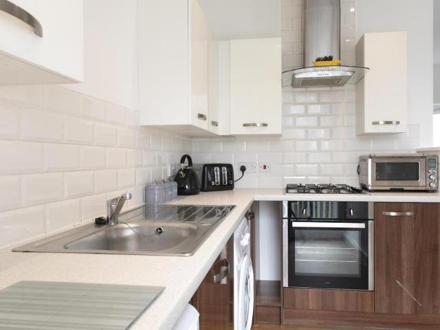 Twyford Street, London, N1 4 bed apartment to rent £4,400 pcm £1,015 pw