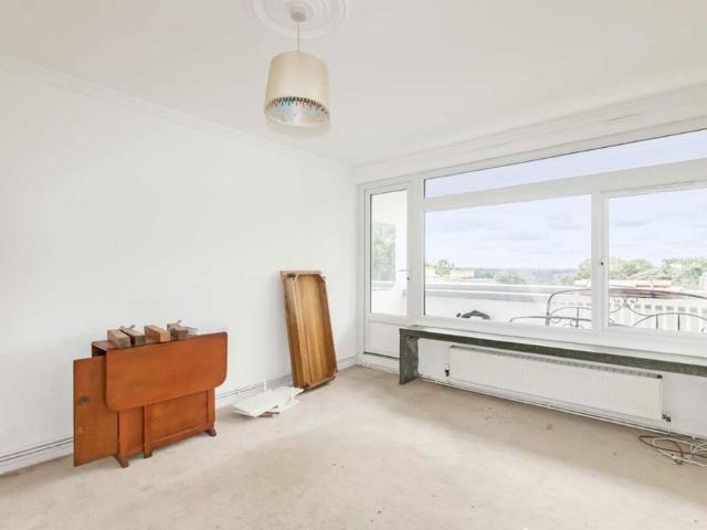 Tunworth Crescent, SW15, London