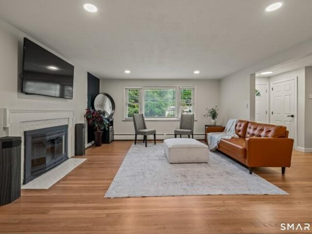 Tunxis Ave, Bloomfield, Home For Sale