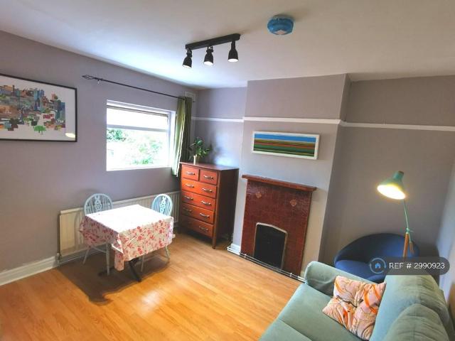Tunnel Avenue, London, SE10 5 bed terraced house to rent £3,950 pcm £912 pw