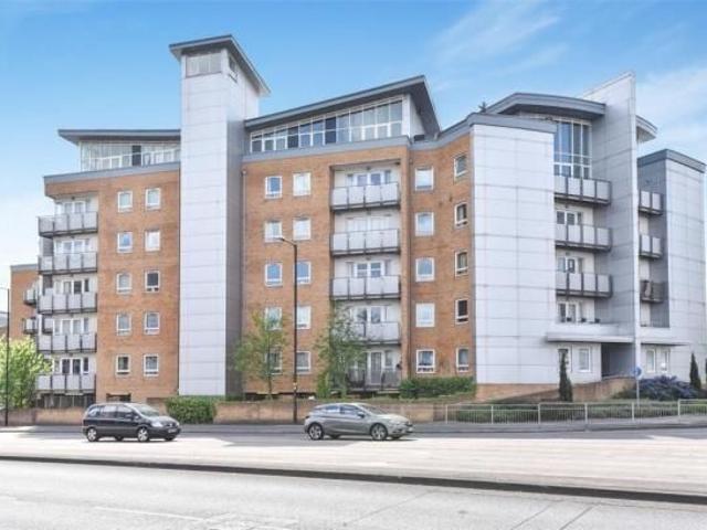 Tuns Lane, Slough SL1, 1 bed flat to rent, £1,250 pcm | PrimeLocation