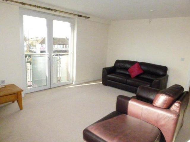 Tuns Lane, Slough SL1, 2 bed flat to rent, £1,550 pcm | PrimeLocation