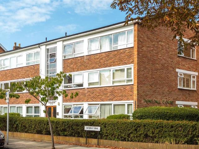 Tunstall Court, Hatherley Road, Kew, TW9 2 bed apartment to rent £2,100 pcm £485 pw