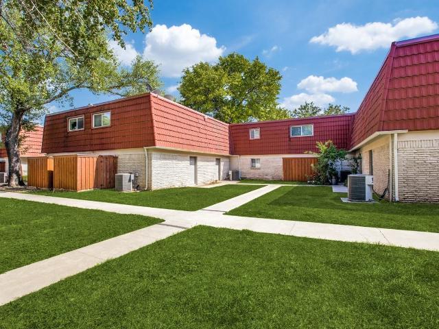 Tucasa Townhomes 2 Bedroom Apartment for Rent at 1635 Tucasa Dr, Irving, TX 75061