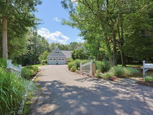 Tucker Ln, Dartmouth, Home For Sale