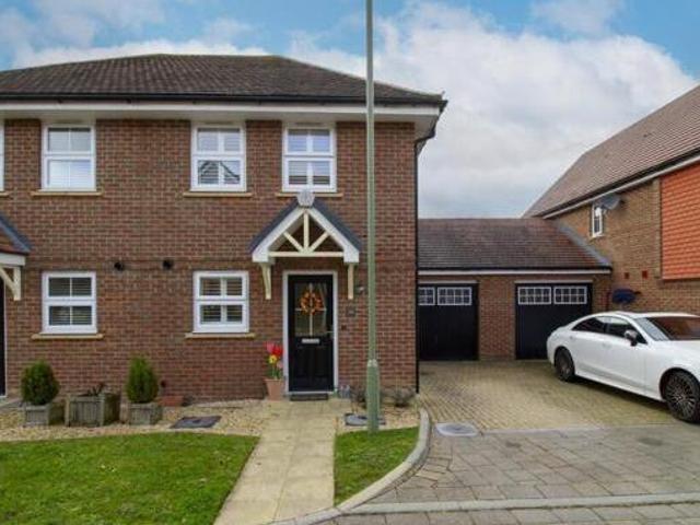 Tudgey Gardens, Crookham Village, 2 Bedroom Semi detached