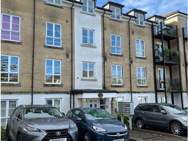 Tudor Way, Knaphill, Woking GU21, 2 bed flat to rent, £1,400 pcm | PrimeLocation