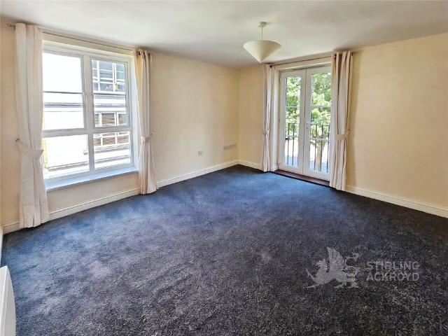 Tudor Way, Knaphill, Woking, Surrey, GU21 2UD
