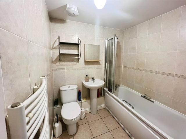 Tudor Way, Knaphill, Woking, Surrey, GU21 2UD
