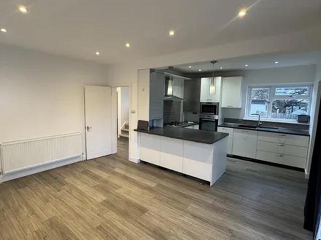 Tudor Way, London, BR5 1DZ, United Kingdom | 3 bed house for rent #167871064 | Rentberry