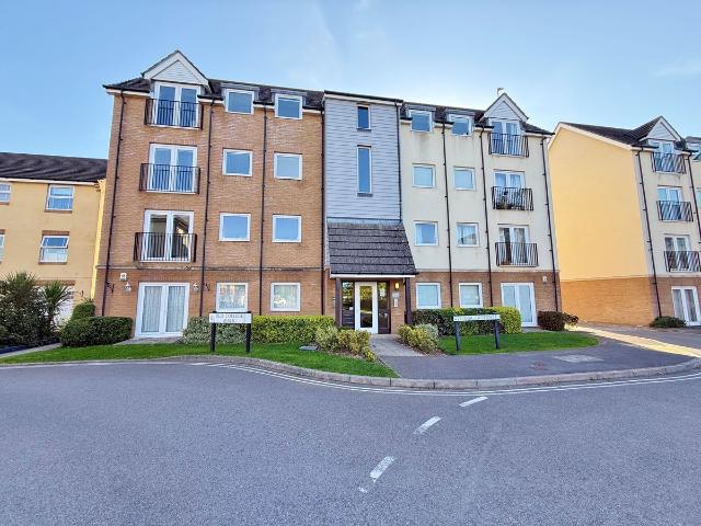 Tudor Crescent, Cosham PO6, 2 bed flat to rent, £1,200 pcm | PrimeLocation