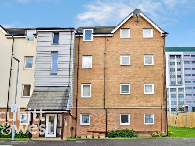 Tudor Crescent, Cosham, Portsmouth PO6, 2 bed flat to rent, £1,300 pcm | PrimeLocation