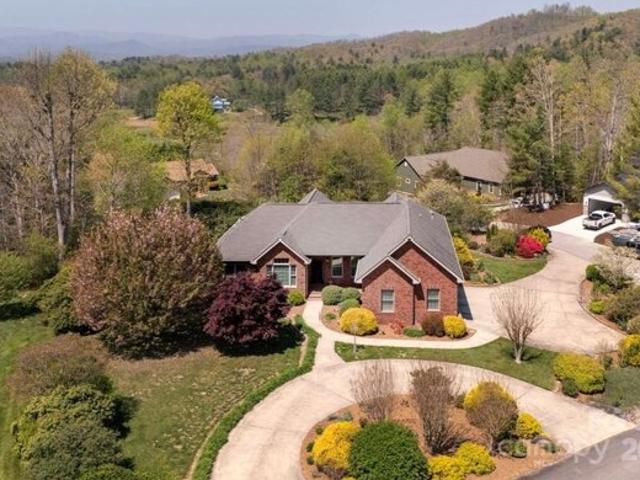 Tudor Crescent Ct, Hendersonville, Home For Sale