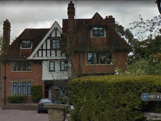 Tudor Gables, Northwood, HA6 2 bed flat to rent £1,895 pcm £437 pw