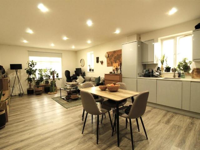 Tudor Gardens, London NW9 1 bed apartment to rent £1,700 pcm £392 pw