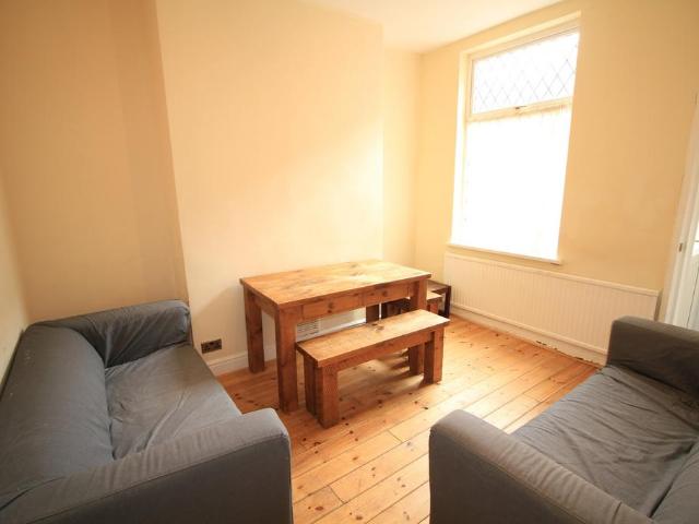 Tudor Grove, Nottingham NG1 4 bed terraced house to rent £1,733 pcm £400 pw