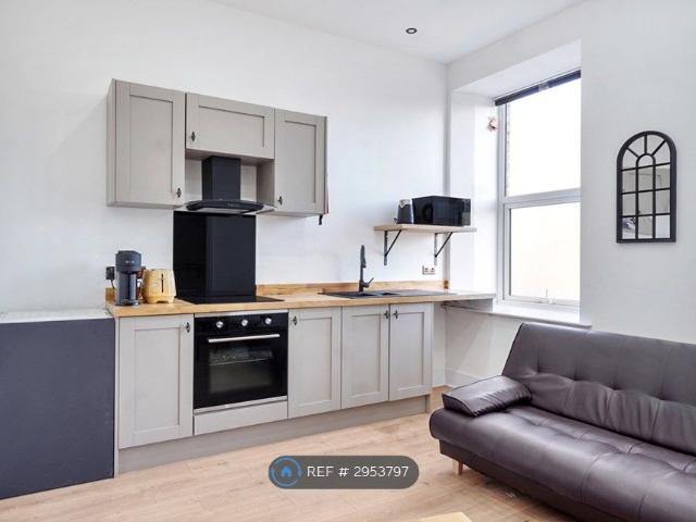 Tudor House, Brighouse HD6, 1 bed flat to rent, £725 pcm | PrimeLocation