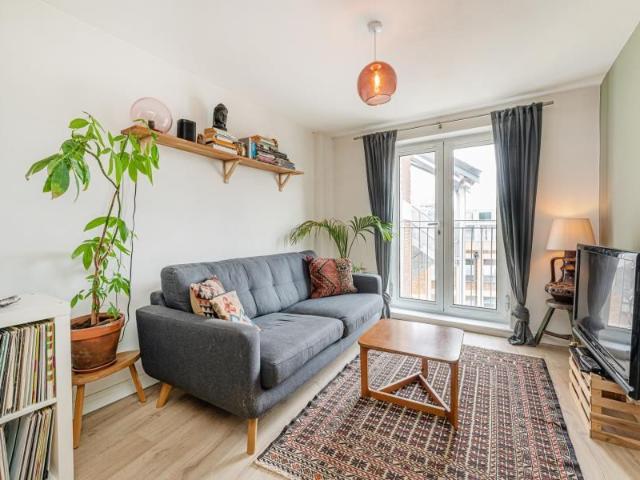 Tudor Road, Hackney E9, 2 bed flat to rent, £2,400 pcm | PrimeLocation