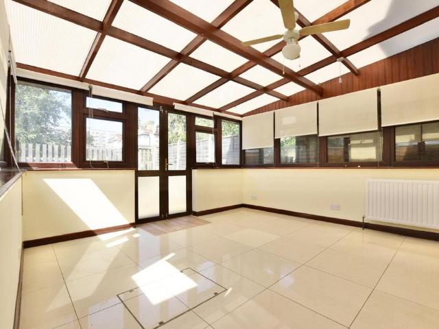 Tudor Road, Upton Park, E6 2 bed flat to rent £2,200 pcm £508 pw