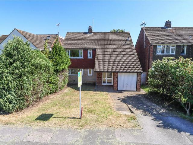 Tuffnells Way, Harpenden, AL5 3 bed detached house to rent £2,300 pcm £531 pw