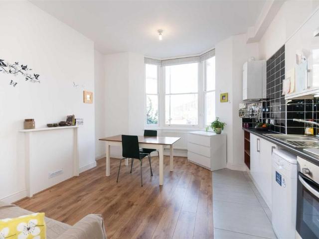 Tufnell Park Road, Tufnell Park, N7 1 bed flat to rent £1,900 pcm £438 pw