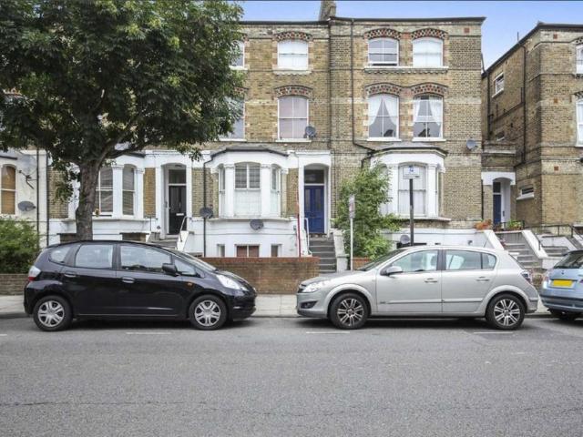 Tufnell Park Road, London N7 2 bed flat to rent £2,400 pcm £554 pw