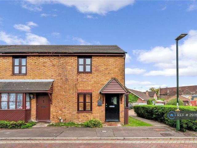 Tulip Close, Hampton, TW12 1 bed end of terrace house to rent £1,550 pcm £358 pw
