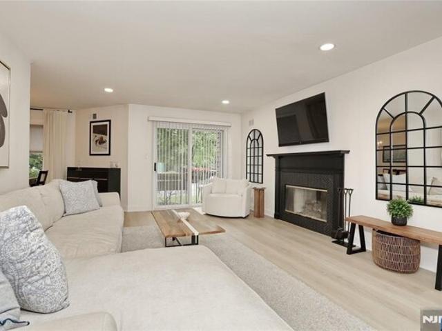 Tulip Cres Apt A, Little Falls, Condo For Sale
