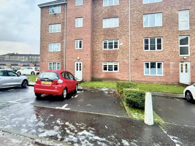 Tullis Gardens, Bridgeton, Glasgow G40, 2 bed flat to rent, £925 pcm | PrimeLocation