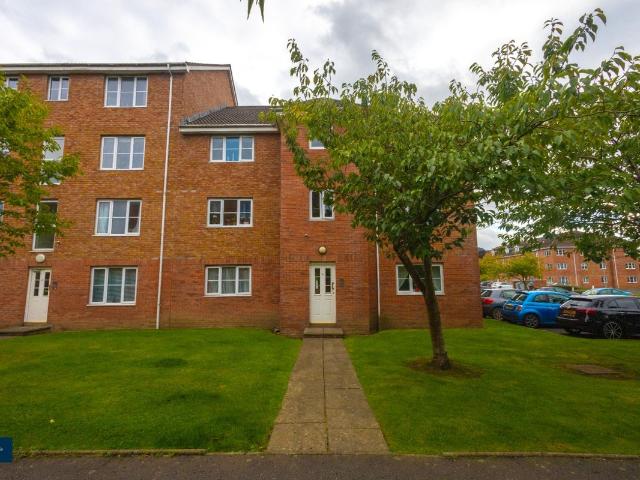 Tullis Gardens, Glasgow G40, 2 bed flat to rent, £995 pcm | PrimeLocation