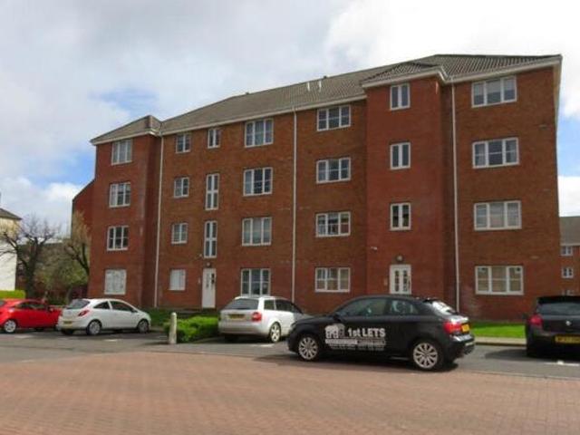 Tullis Gardens, Glasgow, 2 Bedroom Flat