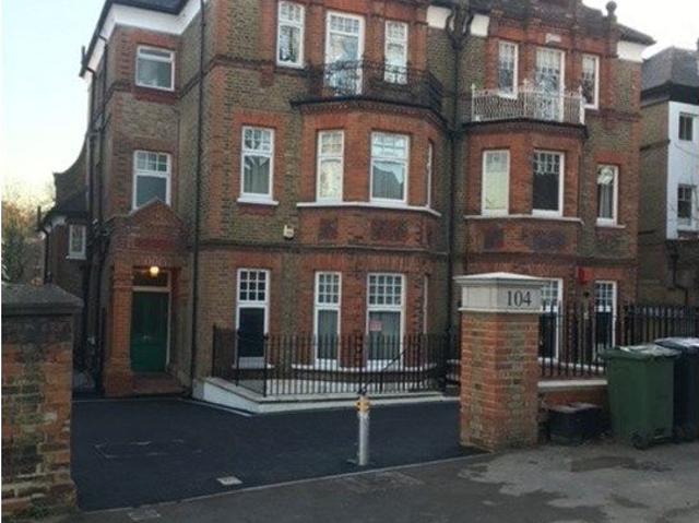 Tulse Hill, London SW2, 2 bed flat to rent, £2,300 pcm | PrimeLocation