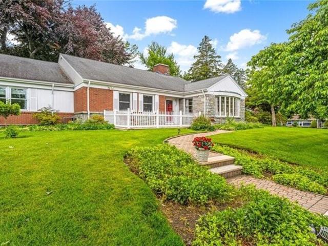 Tupelo Hill Dr, Cranston, Home For Sale