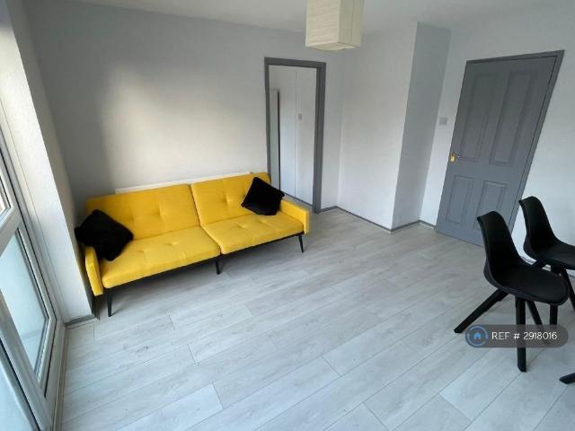 Tupman House, London, SE16 4 bed flat to rent £4,100 pcm £946 pw