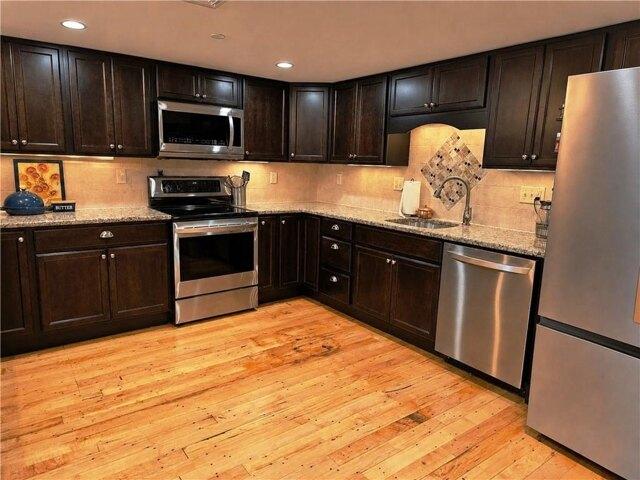 Tupperware Dr Unit,north Smithfield, Condo For Sale