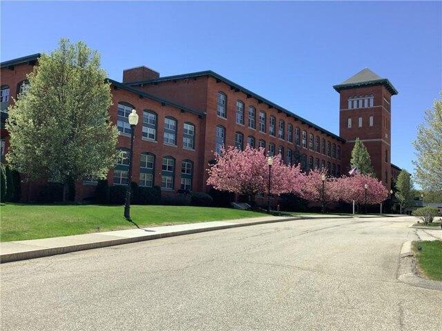 Tupperware Dr Unit,north Smithfield, Condo For Sale
