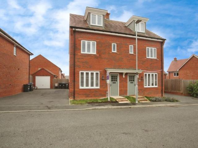 Turtle Dove Close, Hinckley LE10, 3 bed semi detached house to rent, £1,400 pcm | PrimeLocation