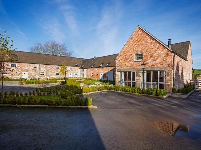Turtle Dove, Dove House Farm, Blythe Bridge Road, Caverswall, Stoke On Trent, Staffordshire ST11, 3 bed parking/garage to rent, £1,800 pcm | PrimeLocation