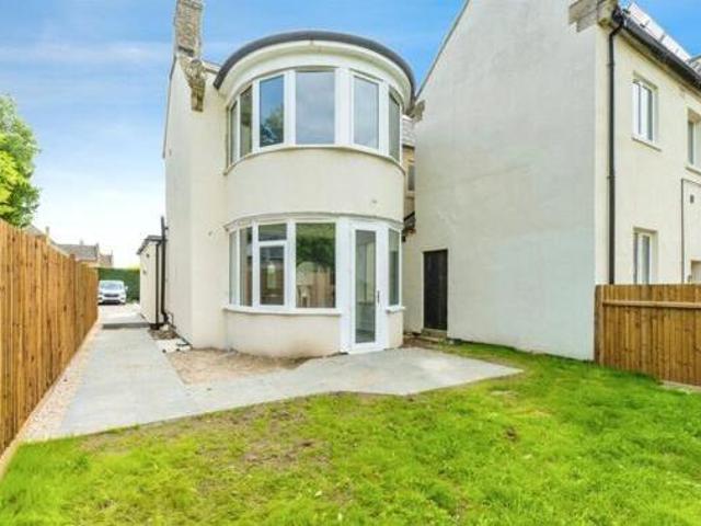Turvey, High Street, Bedford, 2 Bedroom Maisonette
