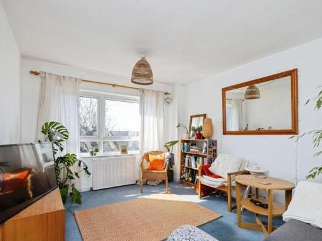 Turenne Close, Wandsworth, 2 Bedroom Flat