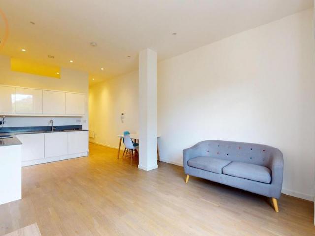 Turin Court, Riverbank Way. 1 bed apartment to rent £1,495 pcm £345 pw