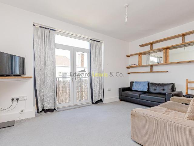 Turin Street, London E2 2 bed flat to rent £2,154 pcm £497 pw