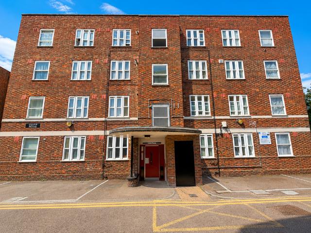 Turin Street, London E2 4 bed flat to rent £3,700 pcm £854 pw