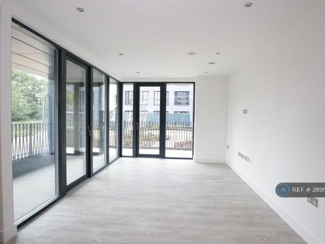 Turing Way, Cambridge, CB3 2 bed flat to rent £2,500 pcm £577 pw