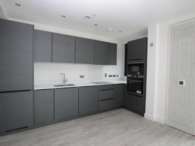 Turing Way, Cambridge CB3 2 bed flat to rent £2,500 pcm £577 pw