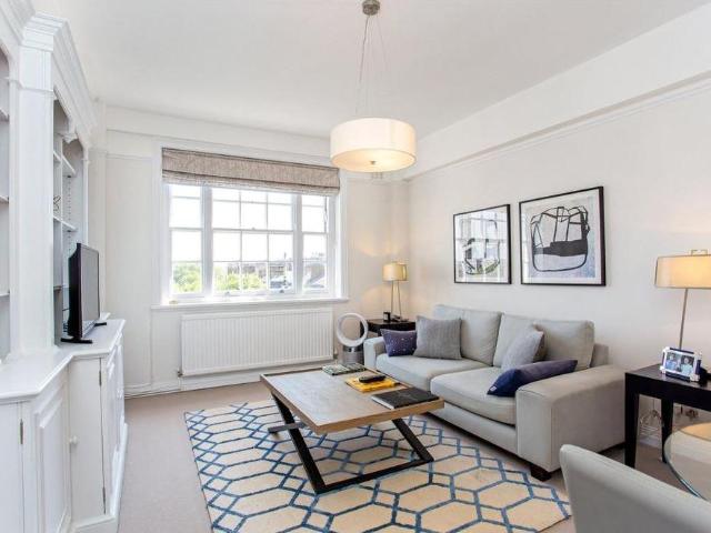 Turks Row, London, SW3 1 bed flat to rent £3,000 pcm £692 pw