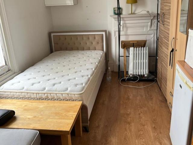 Turlewray Close, London N4, Room to rent, £775 pcm | PrimeLocation