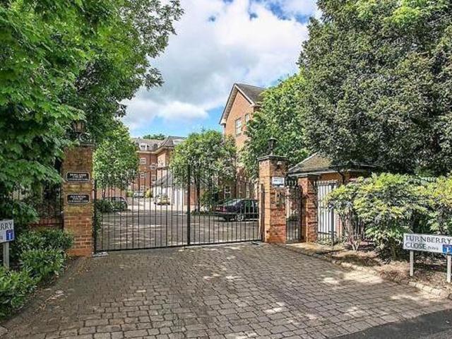 Turnberry Close, Hendon, 3 Bedroom Apartment