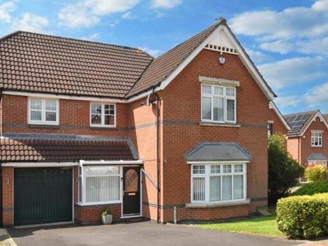 Turnberry Drive, Tingley, 4 Bedroom Detached