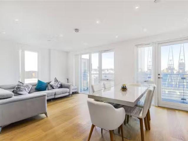 Turnberry Quay, London, E14 9GY
